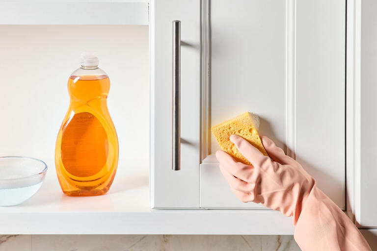 Greasy cabinets? These 5 fixes actually work, say cleaning experts