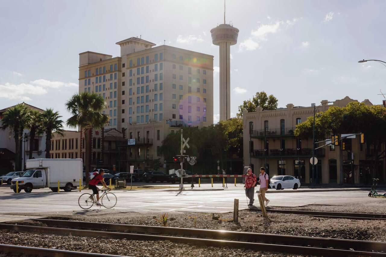 An alternative radio station is returning to San Antonio. Here's what ...
