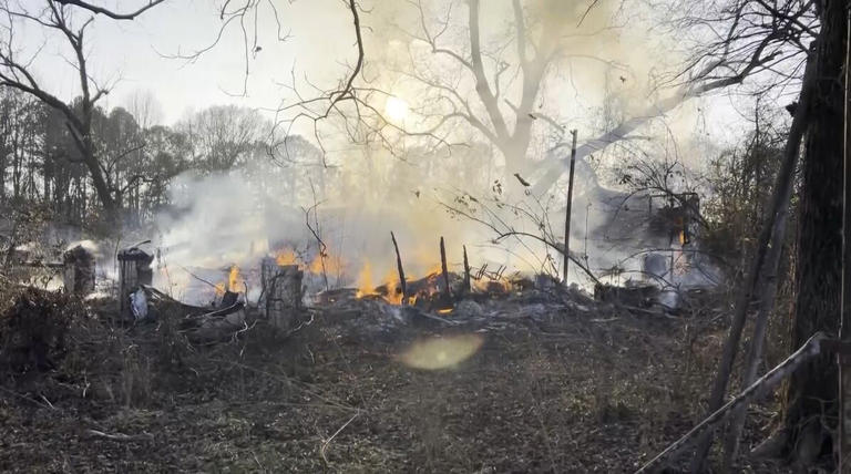 Fire destroys vacant home in Decatur