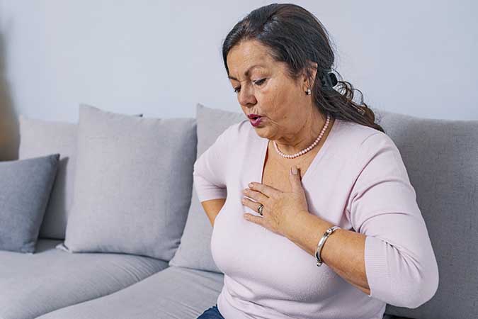 10 heart attack symptoms in women that are easy to miss -- but too ...