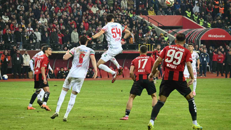 TFF 3. Lig: Eskişehirspor: 3 - Karşıyaka: 0