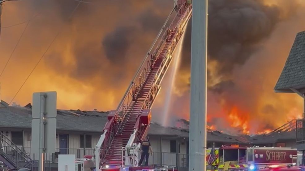 Massive apartment complex fire breaks out in Universal City