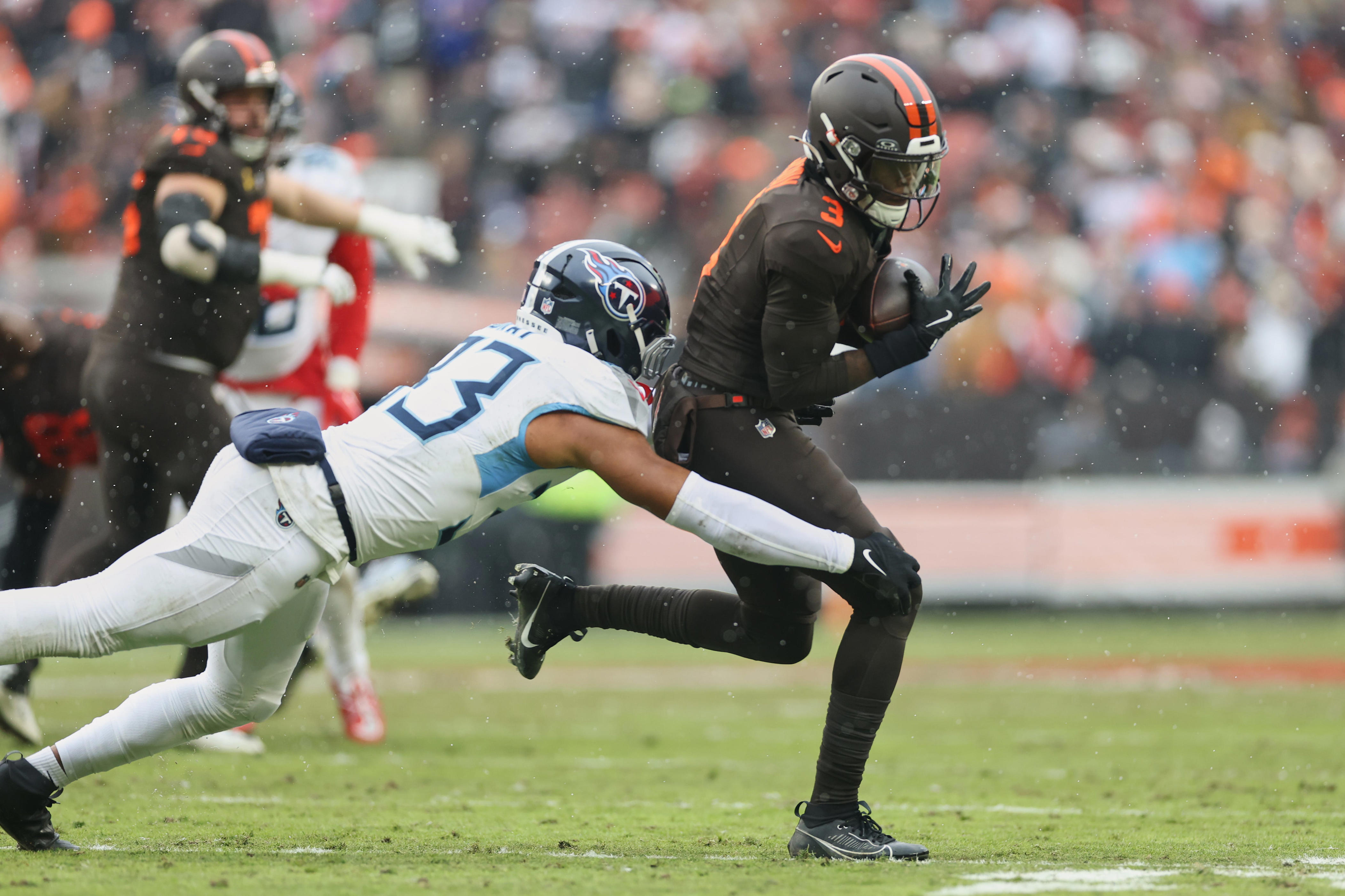 Browns QB Shedeur Sanders hits Jerry Jeudy for lead vs. Titans