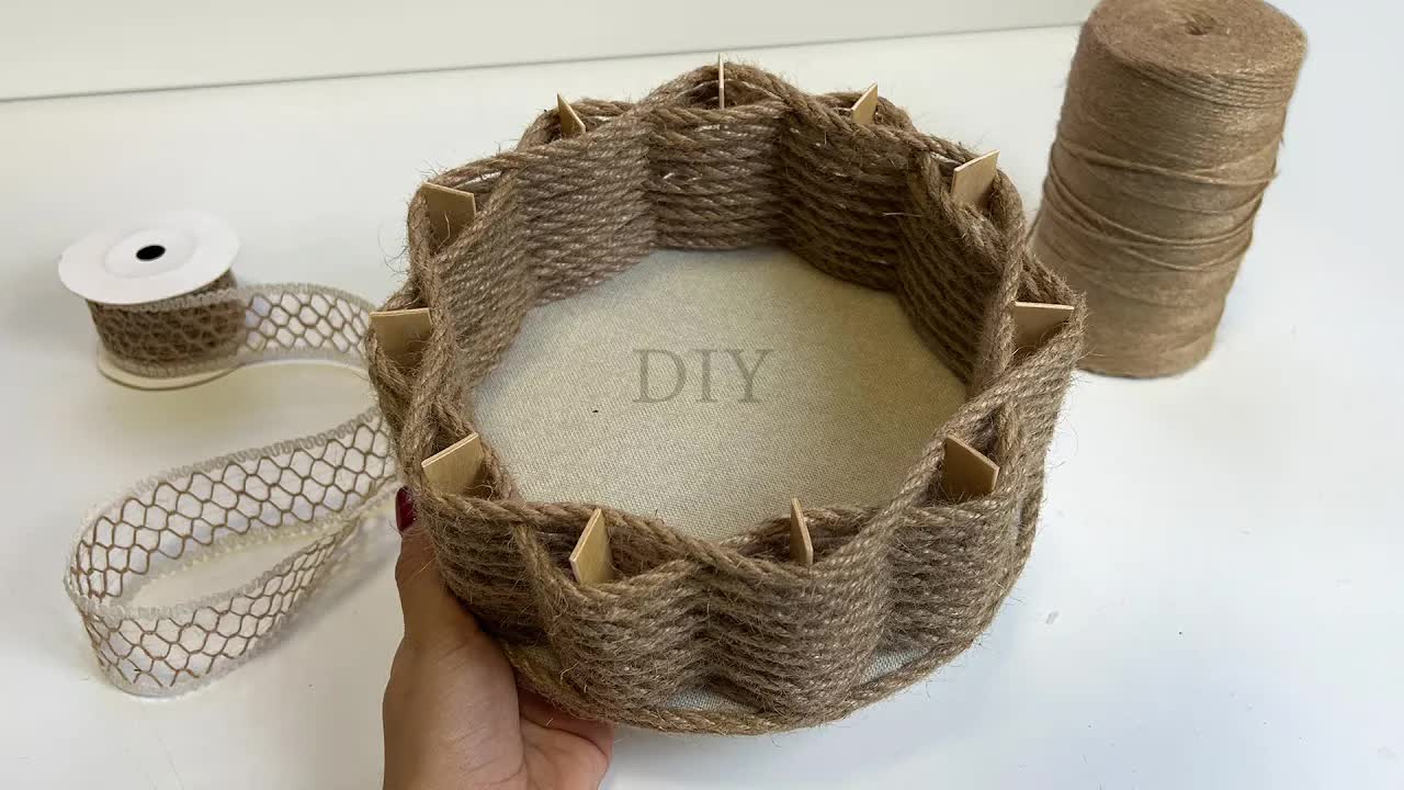 Incredibly beautiful basket of jute and macramé braids with your own ...