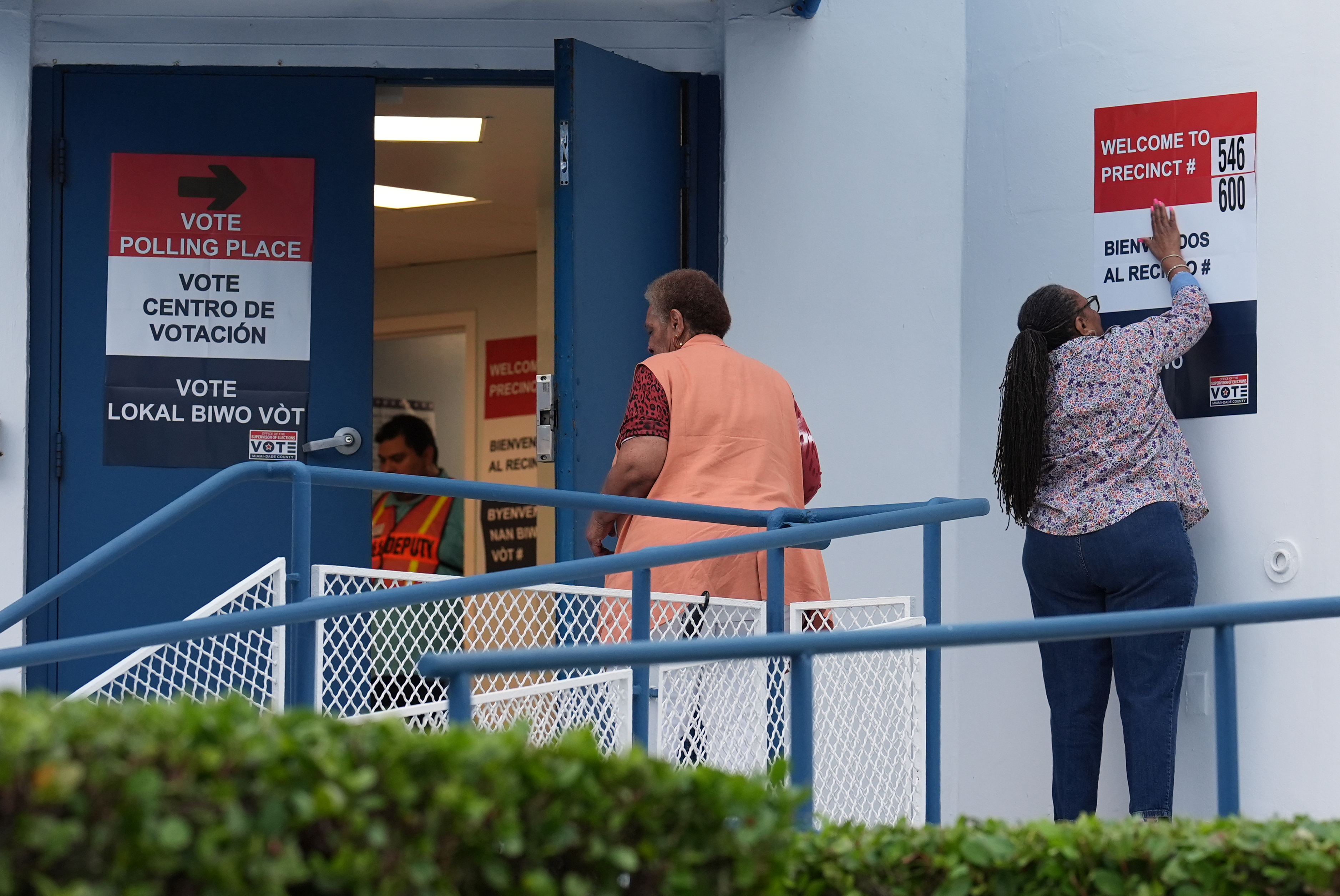 Democrats post strong early voting turnout in Miami mayoral runoff