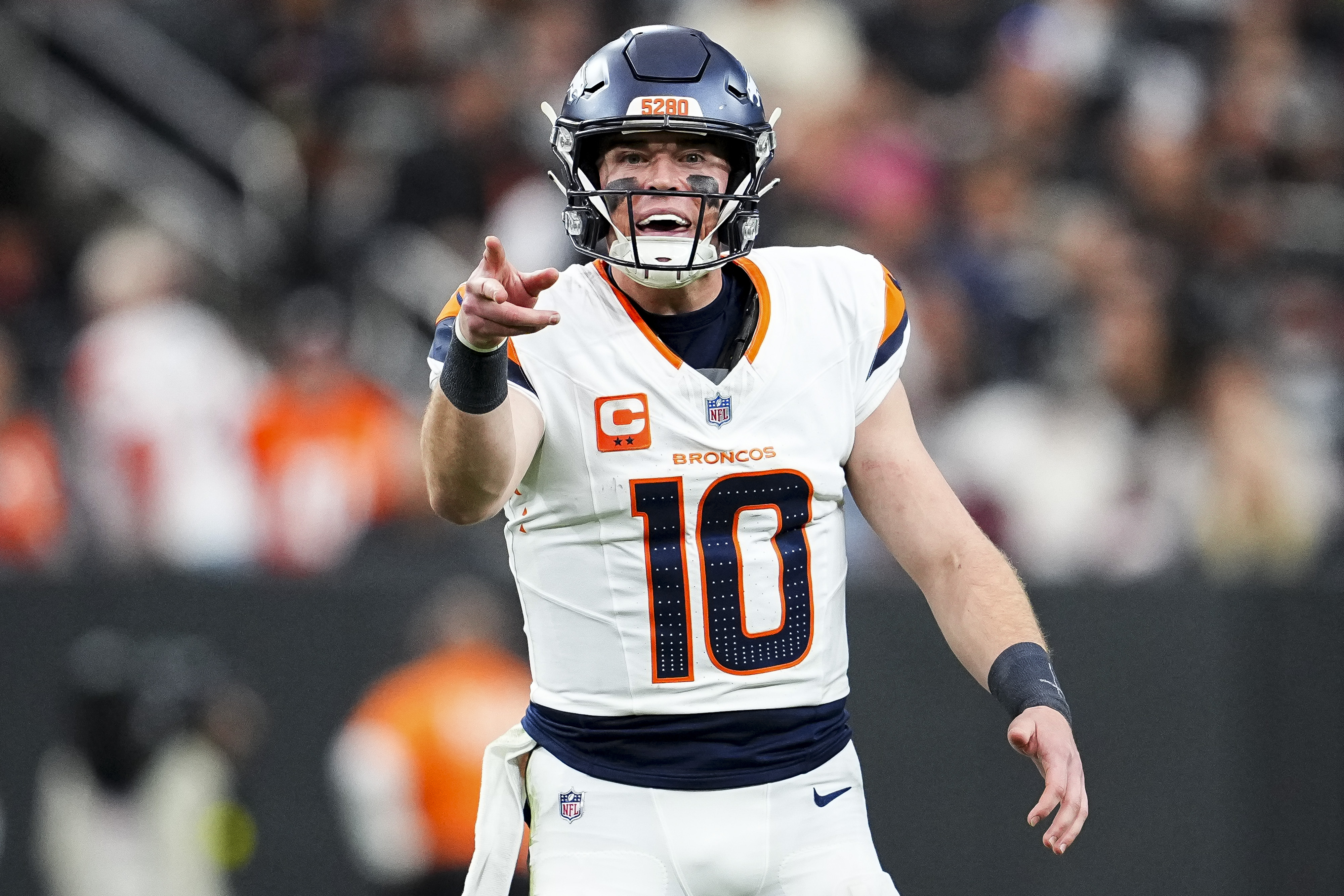Broncos at Raiders third quarter recap