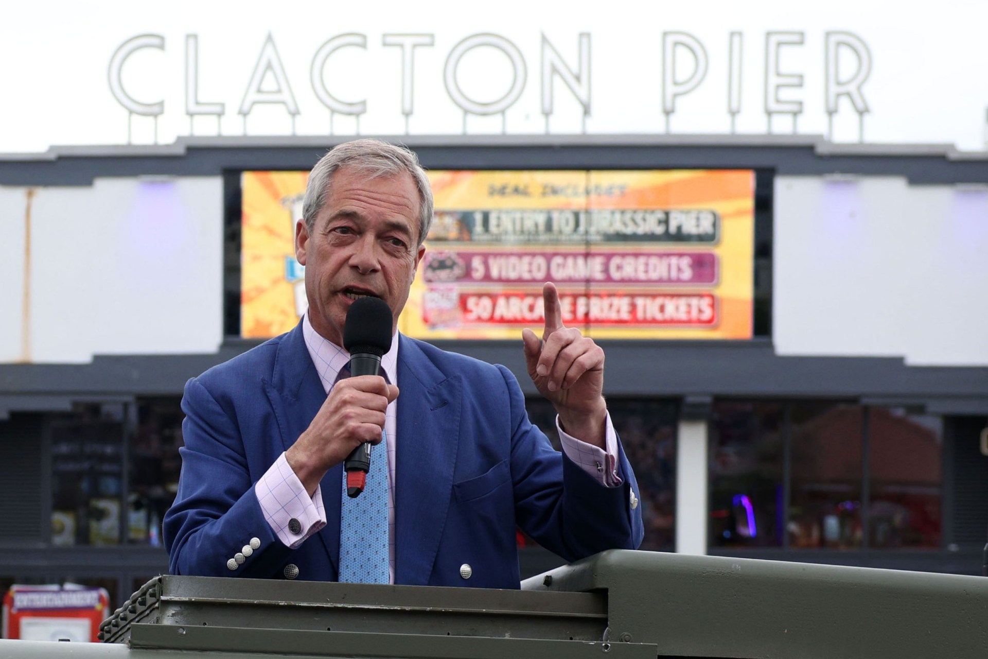 Farage faces probe over election campaign expenses