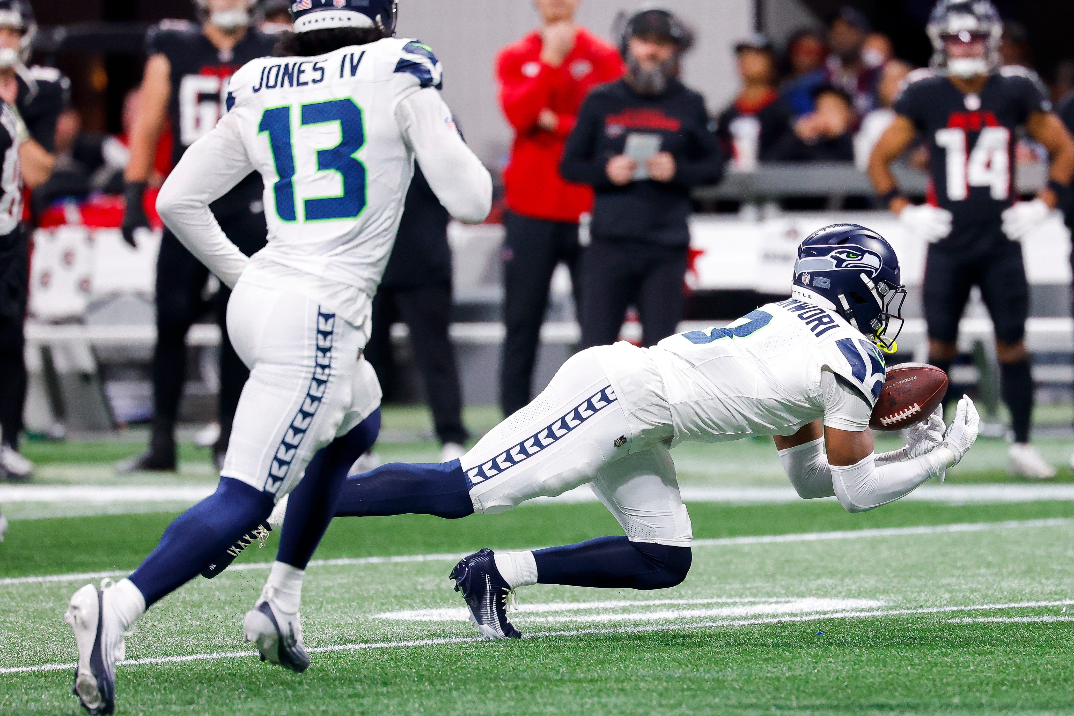 Studs and duds in Seahawks 37-9 beatdown of Falcons