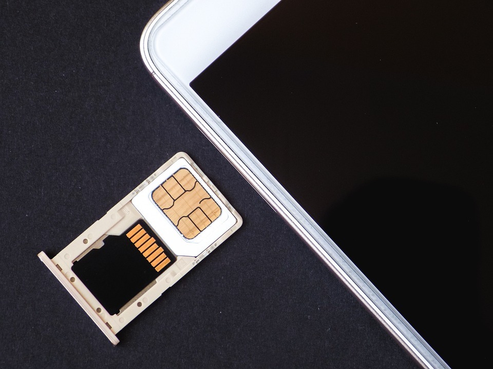 Smartphones com cartões microSD? Eu ri-me!