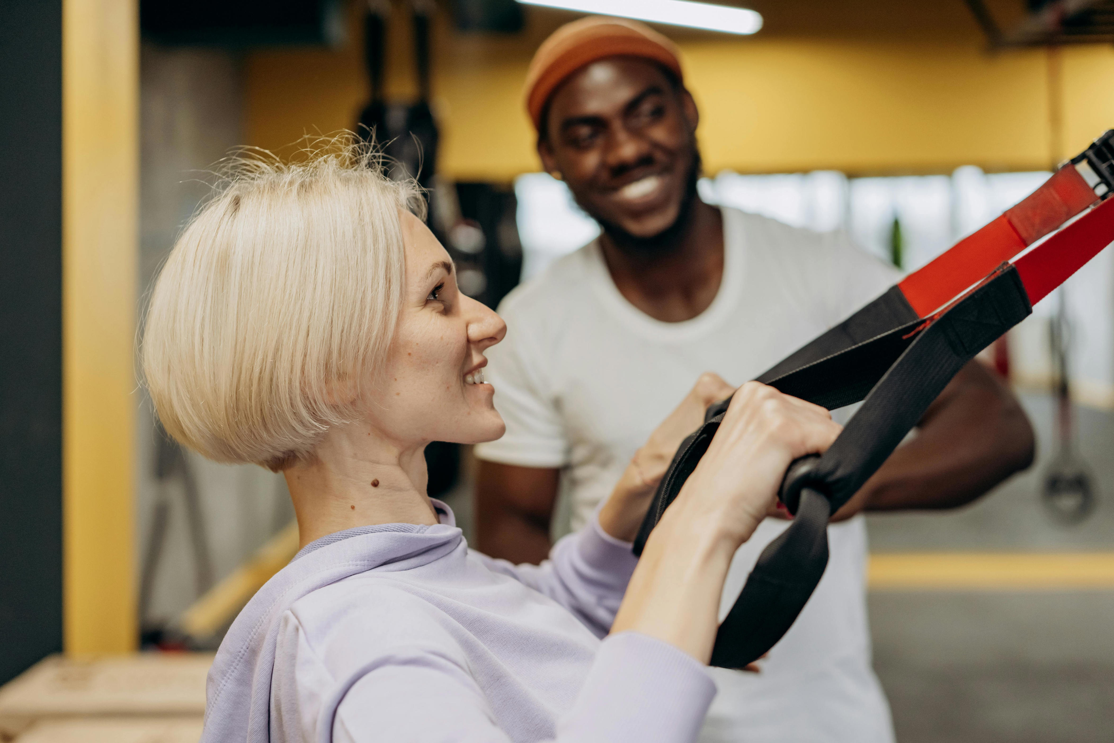 10 best lat pull-down alternatives you can try without a machine