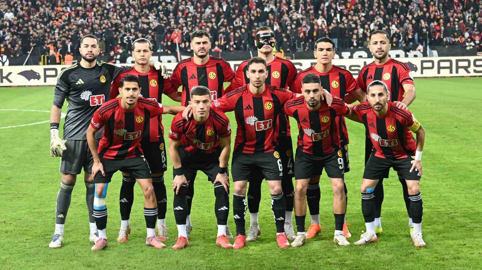 TFF 3. Lig: Eskişehirspor: 3 - Karşıyaka: 0