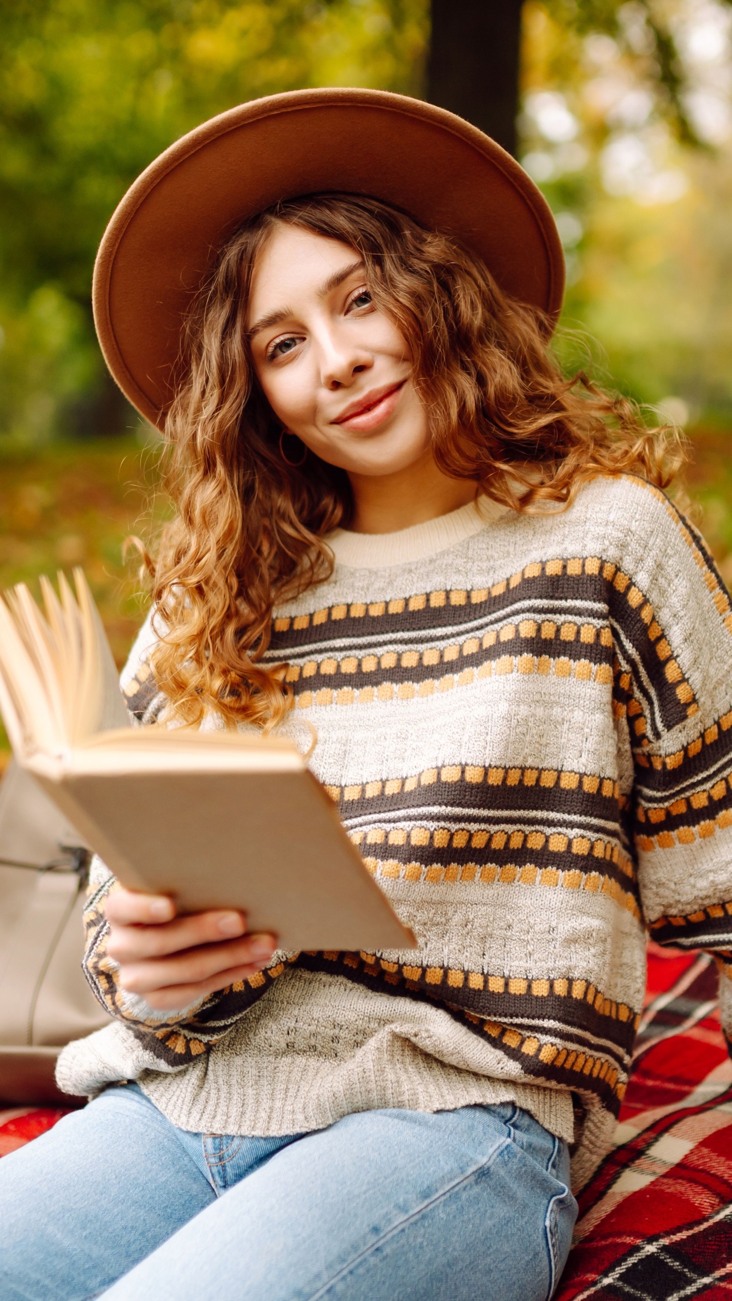 Traits of people who are both introverted and outgoing