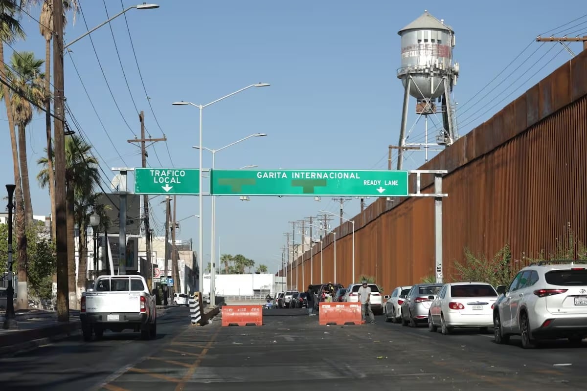 Tiempos de espera de más de 2 horas para cruzar a Calexico este miércoles