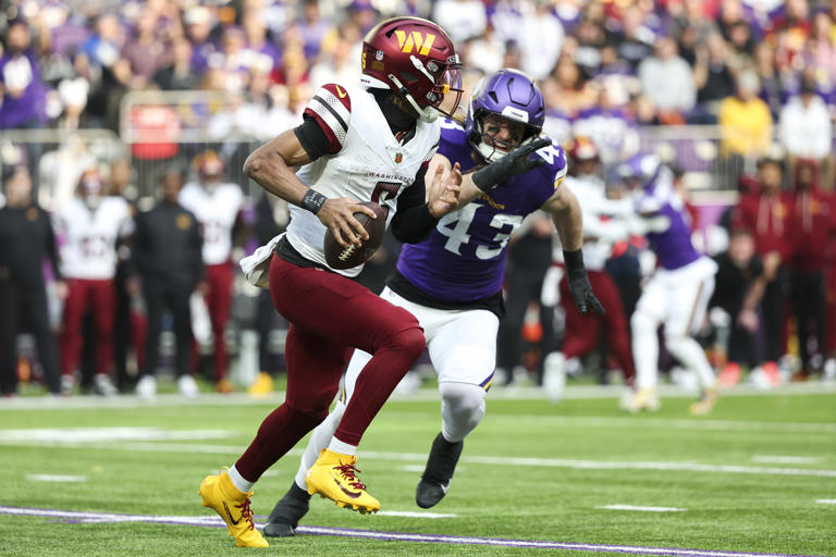 Predict Commanders QB Jayden Daniels’ sacks & rushing yards for 2026