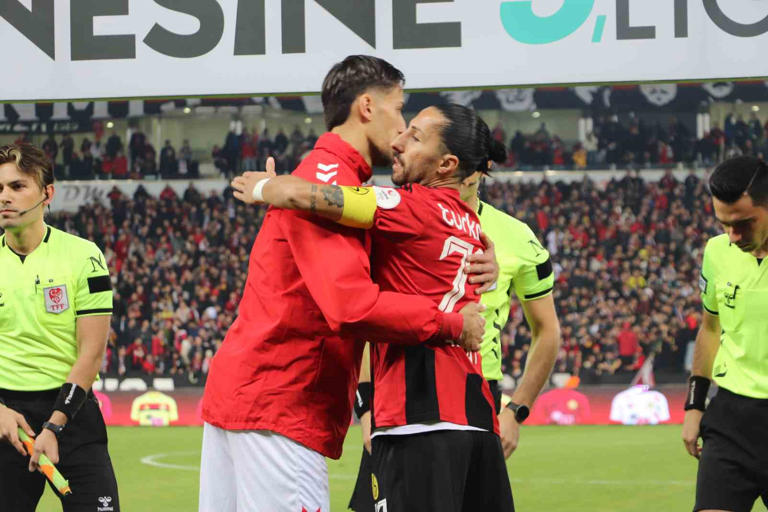 TFF 3. Lig: Eskişehirspor: 3 - Karşıyaka: 0