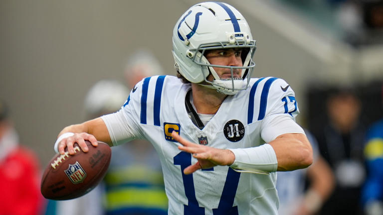 Report: Colts ink QB Daniel Jones to record two-year, $88M deal