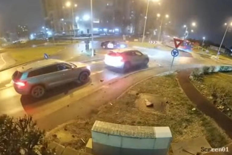 Mercedes-Benz goes airborne, soaring over other cars in terrifying ...