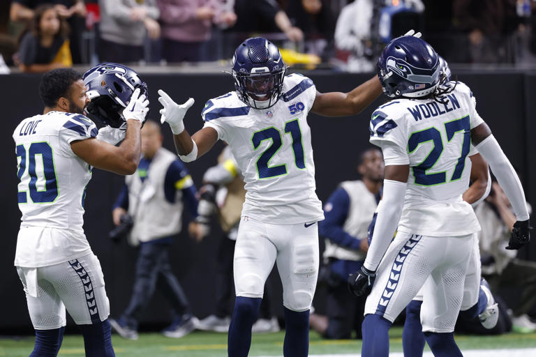 Rams back on top of their game and the NFC with blowout win over Cardinals