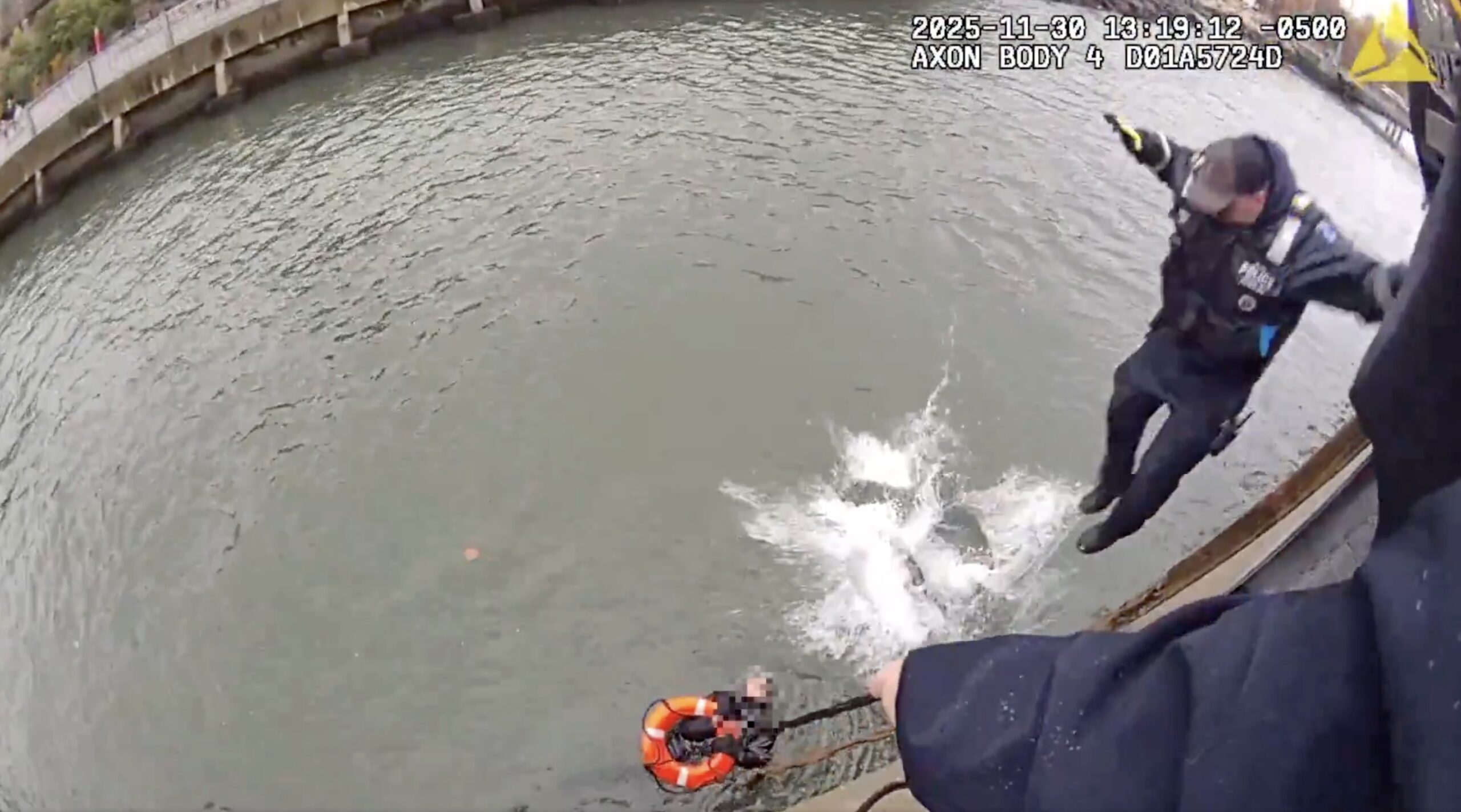 'HOLD ON! HOLD ON!' Dramatic video shows NYPD officers jumping into ...
