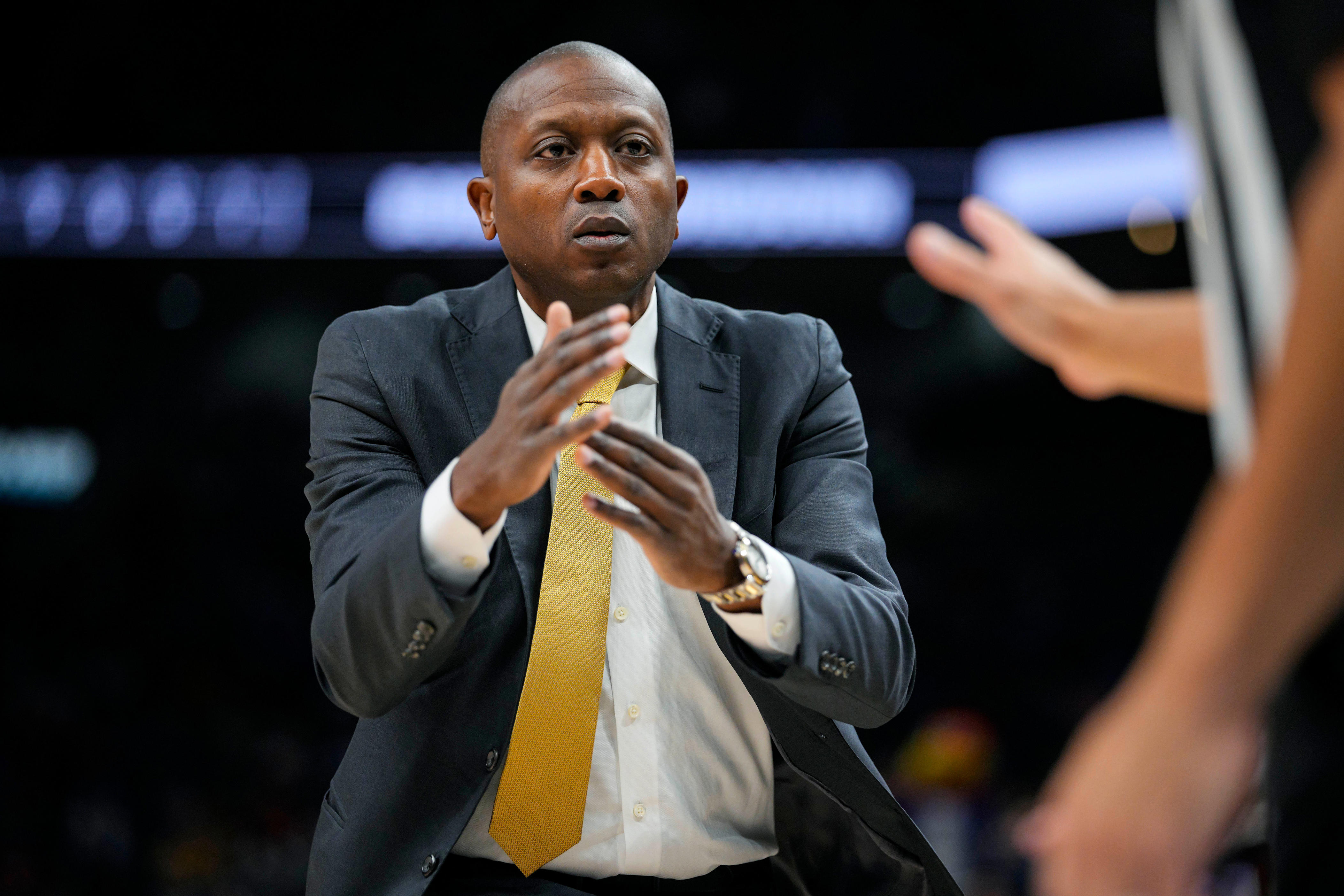 How to watch Missouri basketball vs Illinois in Braggin’ Rights