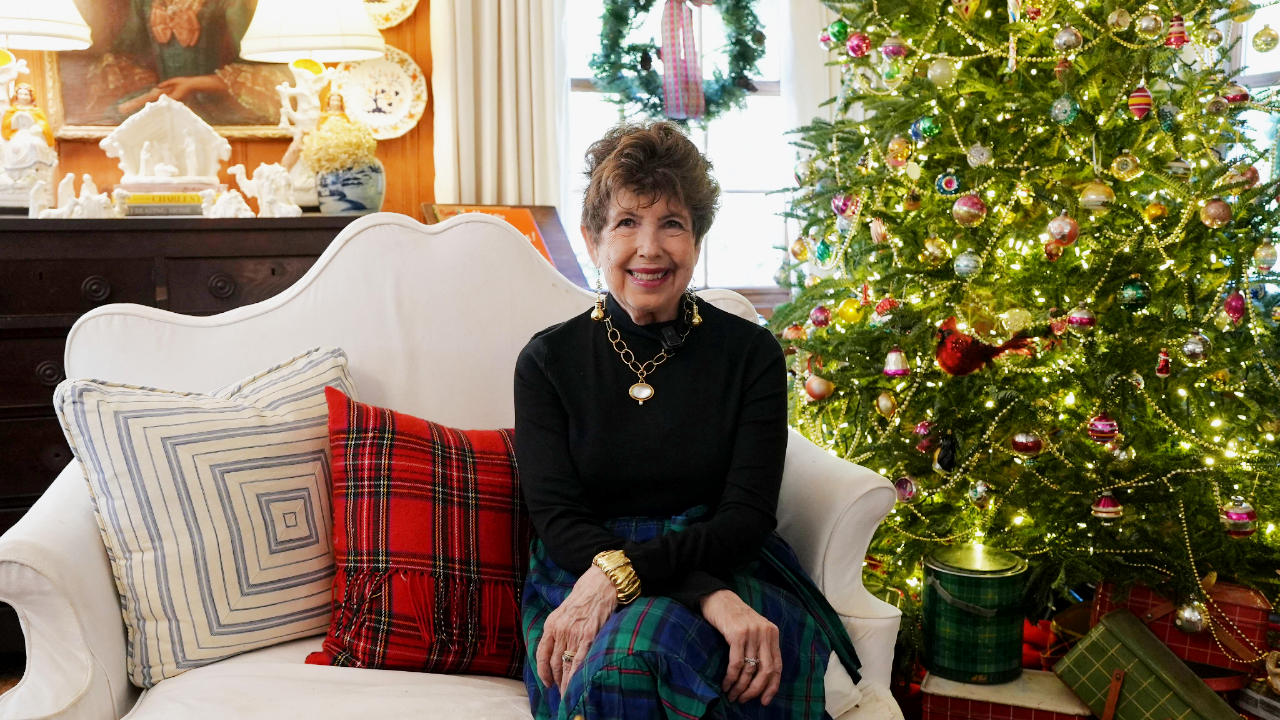 Christmas house tour: Mary Kay Andrews’ festive Georgia home