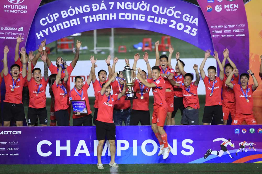 Thiên Khôi FC lên ngôi vô địch Cúp bóng đá 7 người Quốc gia 2025