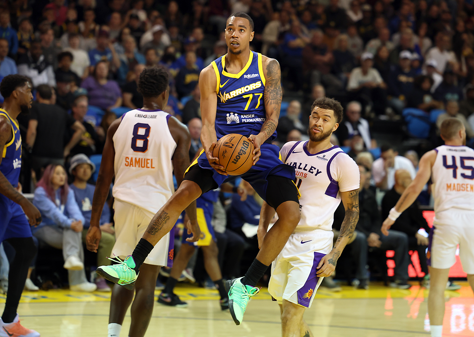 Taevion Kinsey scores game-high 24 points, but Santa Cruz suffers ...