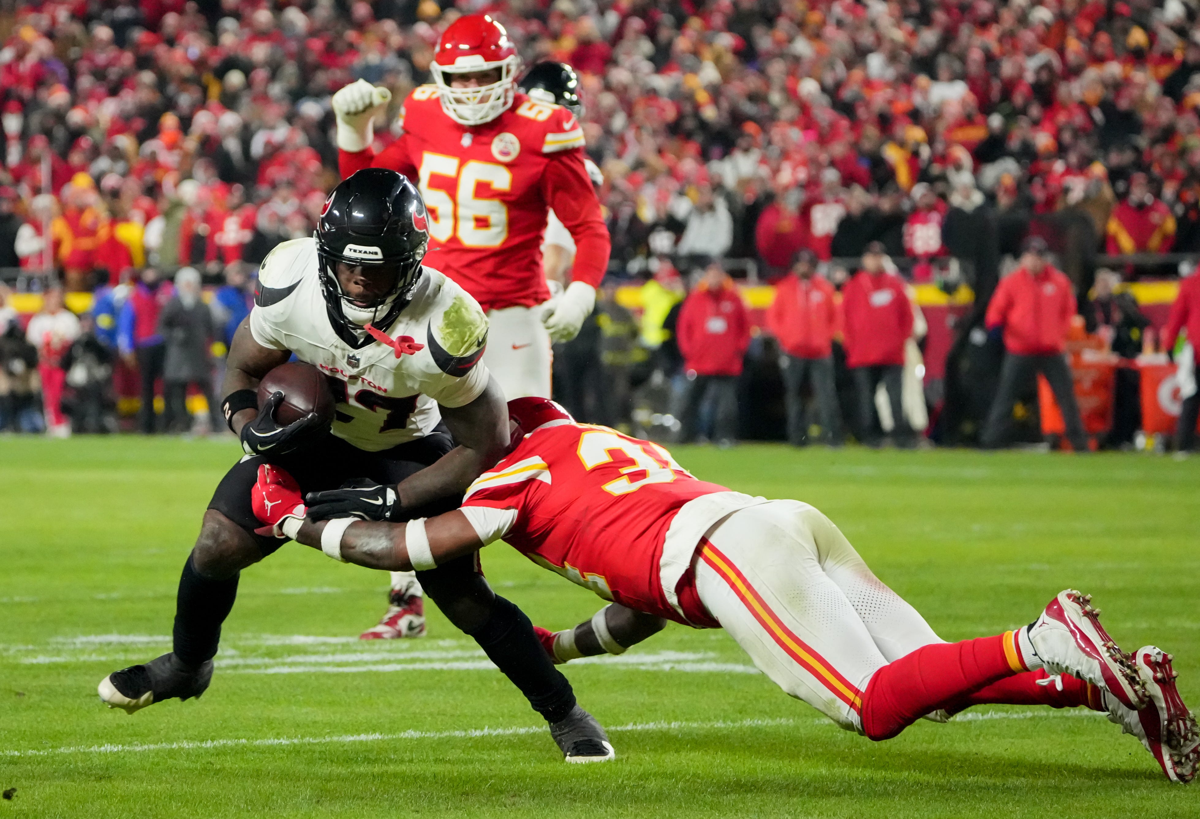 Watch: Texans set tone vs Chiefs with Woody Marks TD on SNF