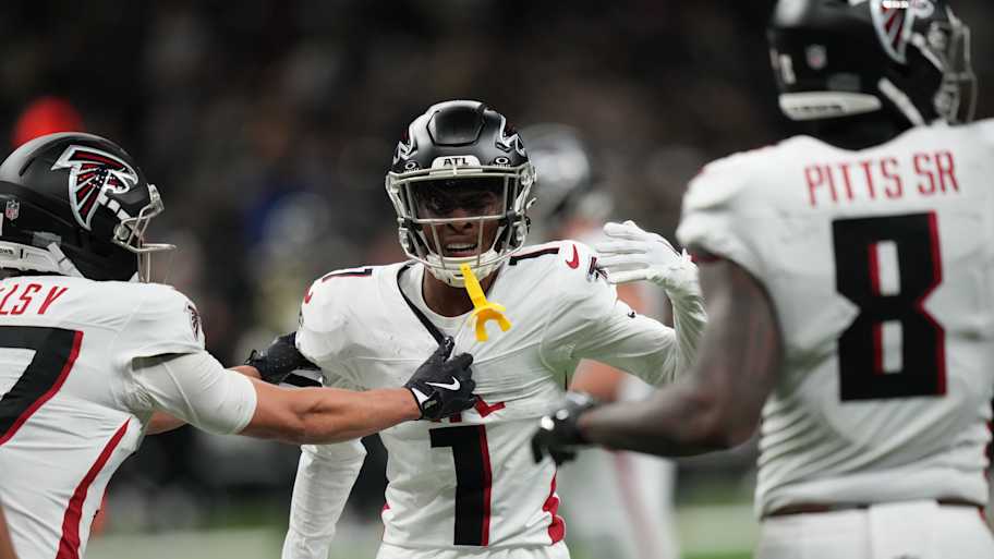 Falcons get explanation on overturned Darnell Mooney touchdown