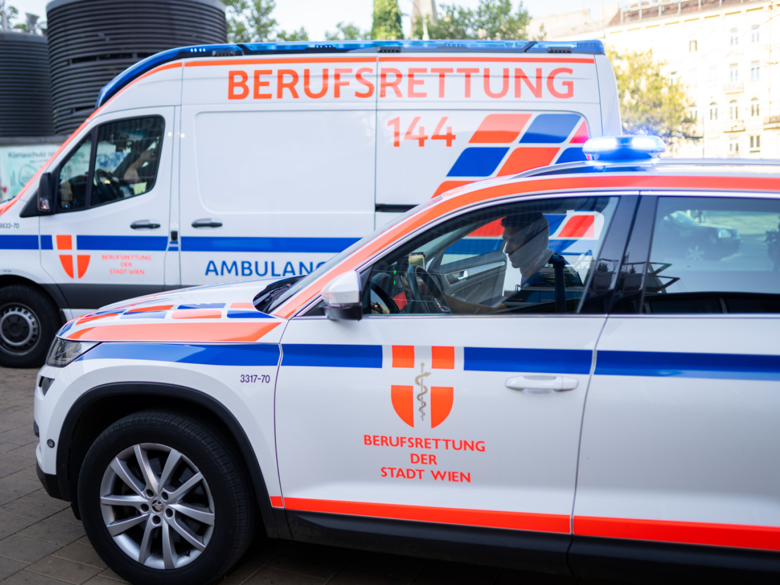 Die Wiener Berufsrettung wird notrufgerechte 144 Jahre alt