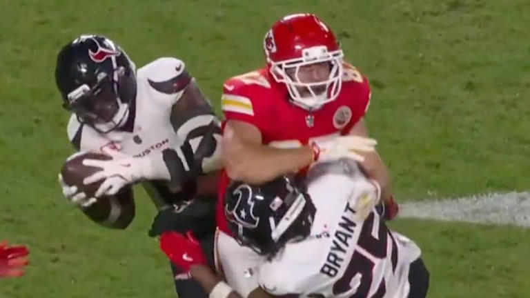 Travis Kelce got crushed after drop results in pitiful Patrick Mahomes ...