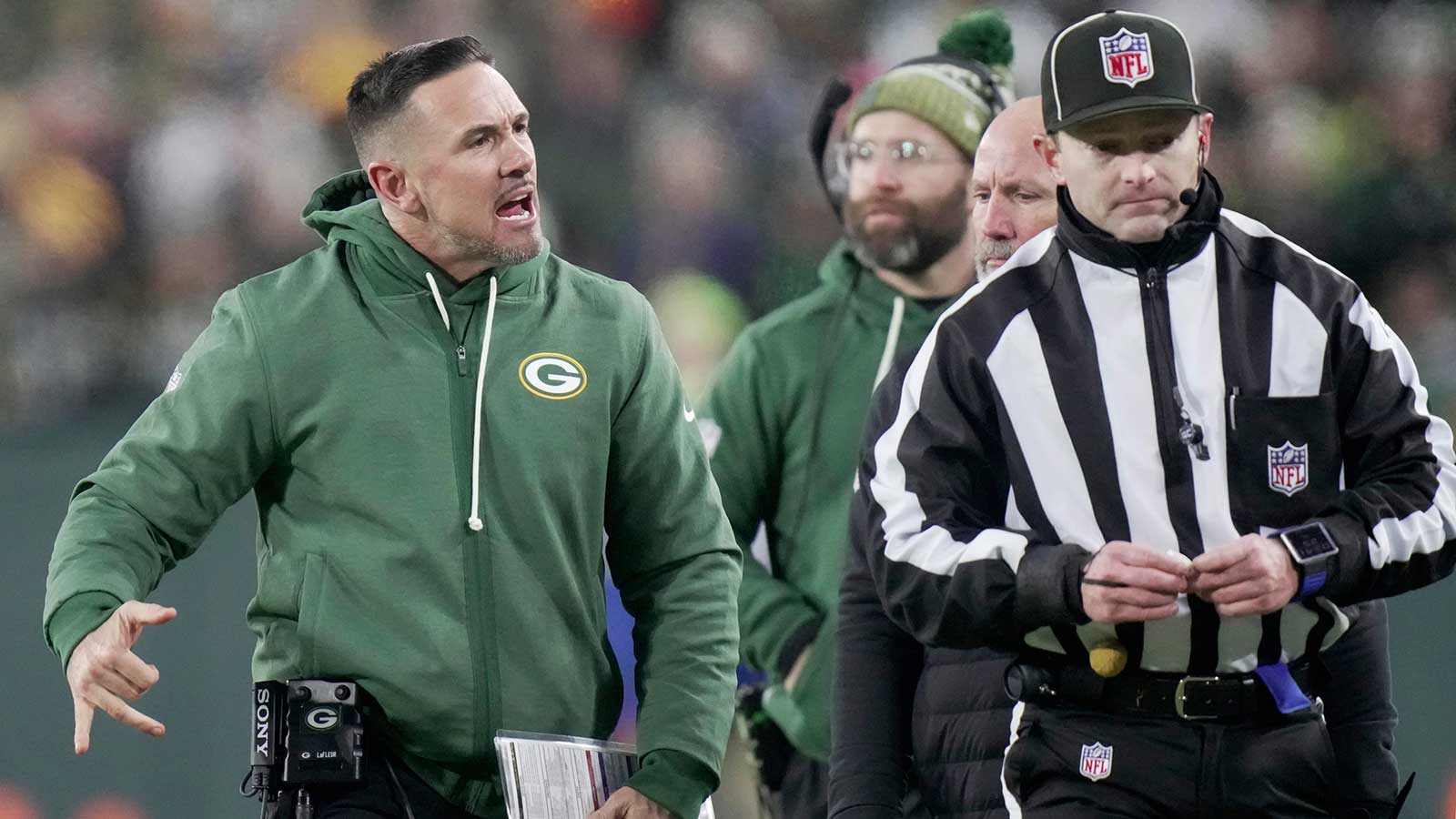 Packers’ Matt LaFleur stiffs Ben Johnson in postgame handshake after ...