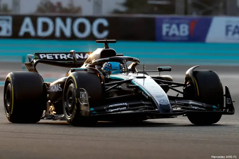 Schmidt zet Verstappen op een voetstuk: 'Zelfs Russell, niet zijn beste ...