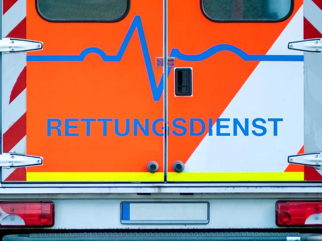 Crash auf B11 bei Königsdorf: 20-Jähriger übersieht Gegenverkehr beim ...