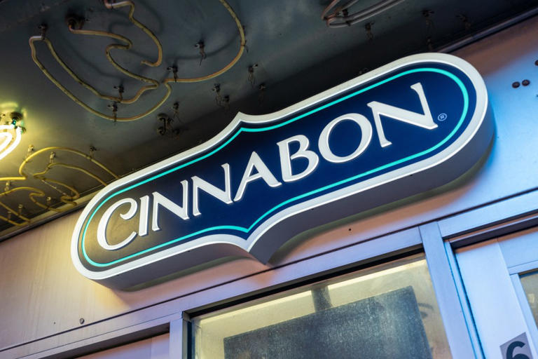 Who is Crystal Wilsey? Cinnabon employee fired over racist outburst