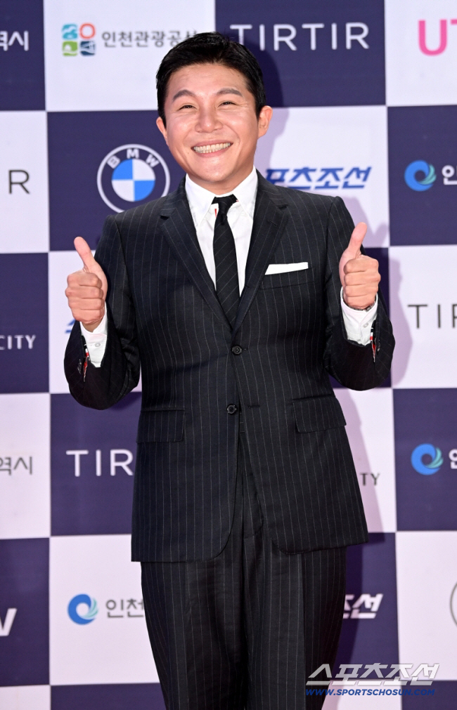 Cho Se-ho, the reveler of the gangster scandal, received a report on ...