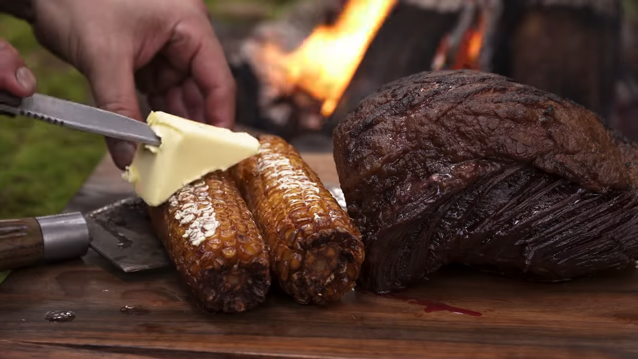 Monster picanha fried in one piece in the forest!