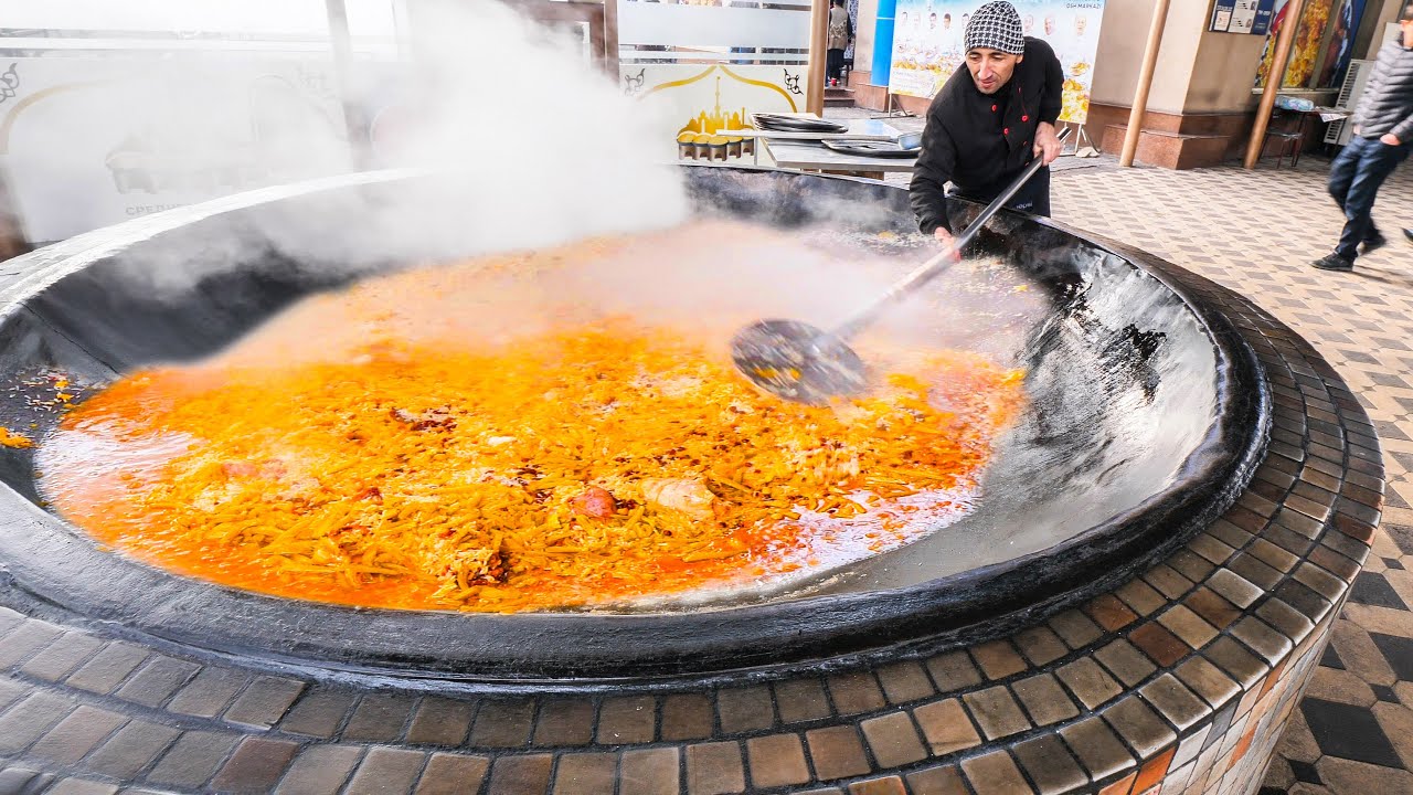 Insane 4000kg horse plov - The world’s largest street food feast in ...