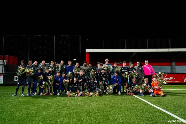 Feyenoord O17 pakt als tweede academy-ploeg najaarstitel na zege op AZ