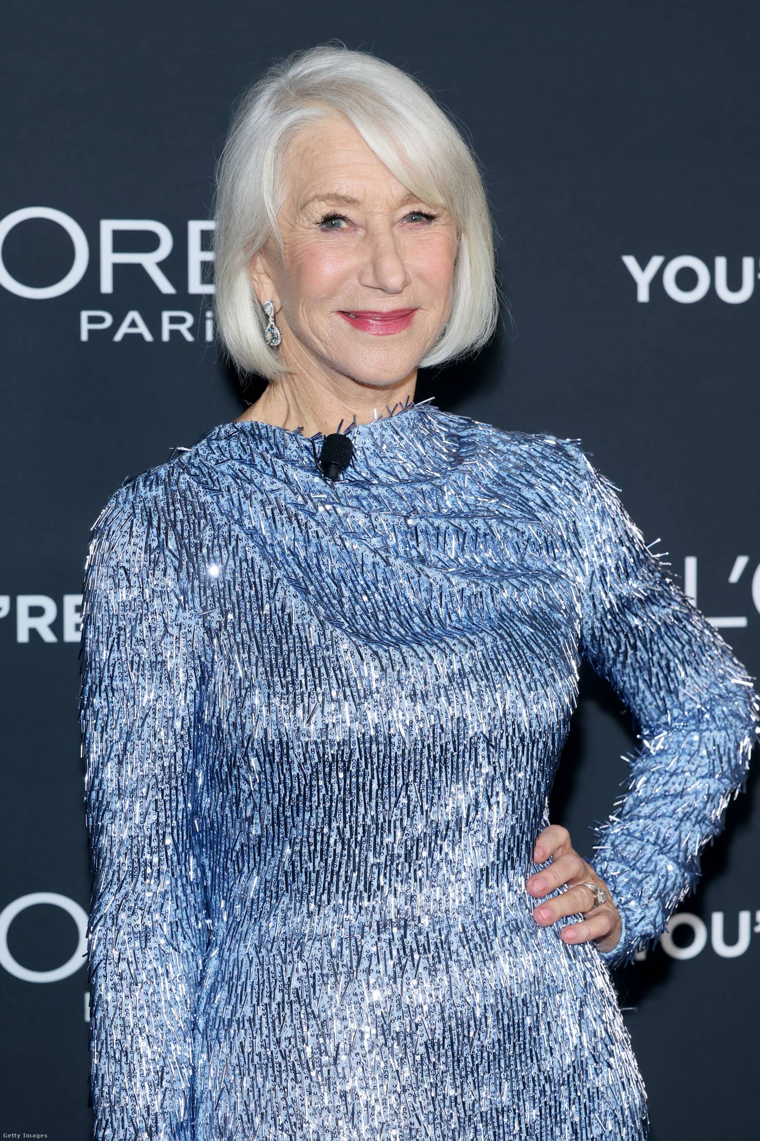 A hét szettje: a 80 éves Helen Mirren jégkék ruhája az új téli trend ...