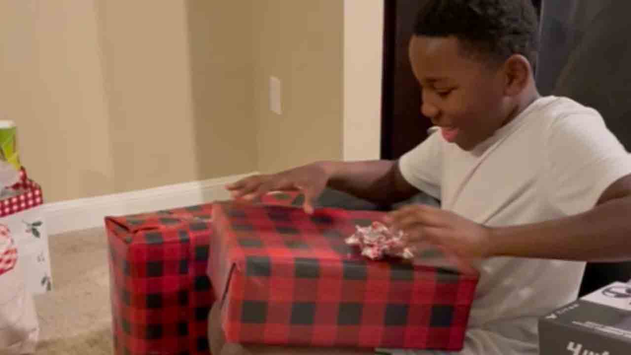 'Say you swear to God!' - 11 y/o boy's all-time best reaction to ...