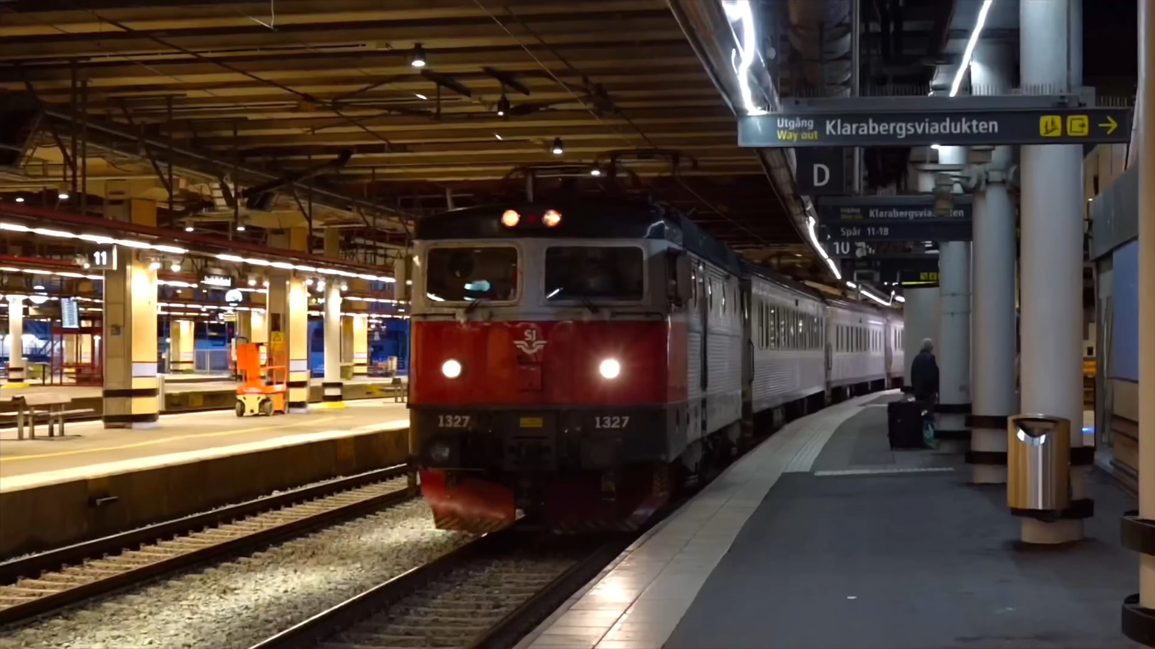 13 hours on Sweden's incredible far north night train