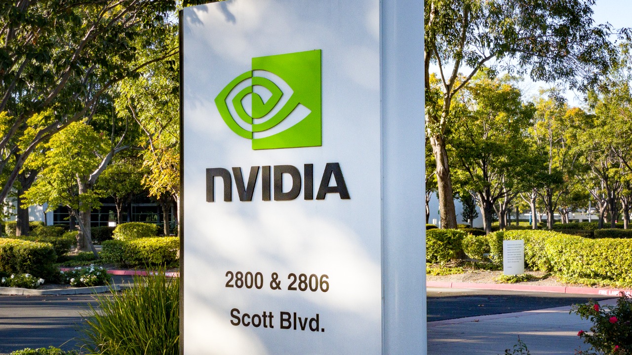Alphabet or Nvidia: Who looks poised to win the AI chip war