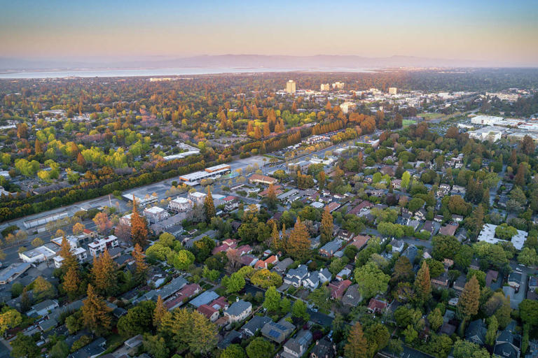 Calif. real estate group pressures Zillow to hide climate risk scores ...