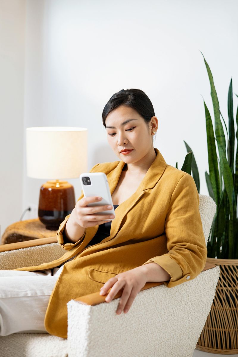 13 toxic dating habits you probably think are totally normal
