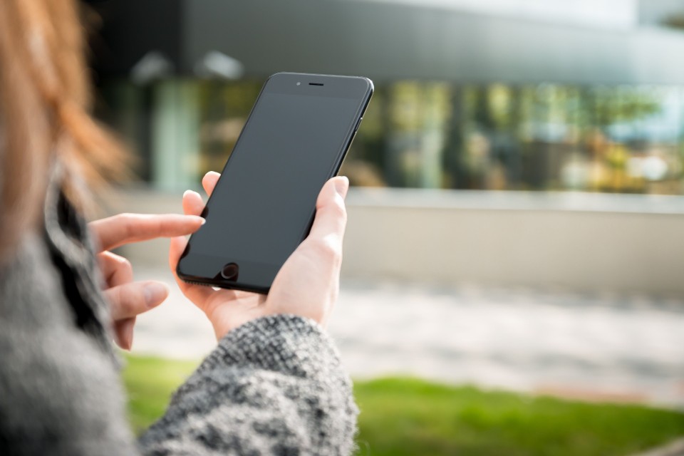 Uwaga na oszustów telefonicznych. Jakich numerów unikać i jak się ...