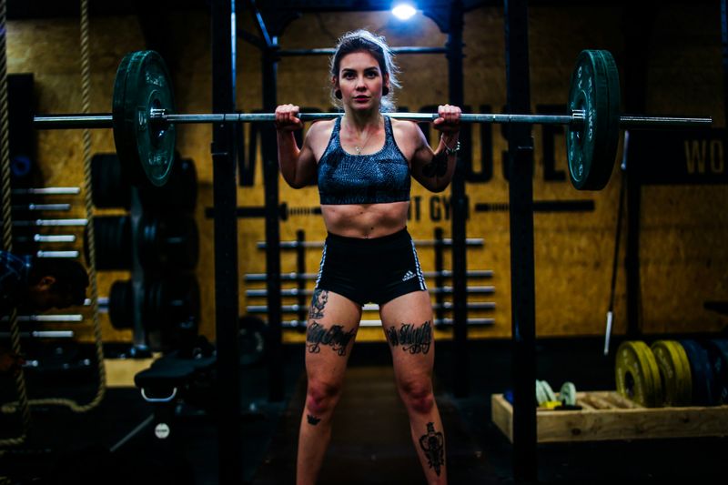 12 female habits that signal high self-respect