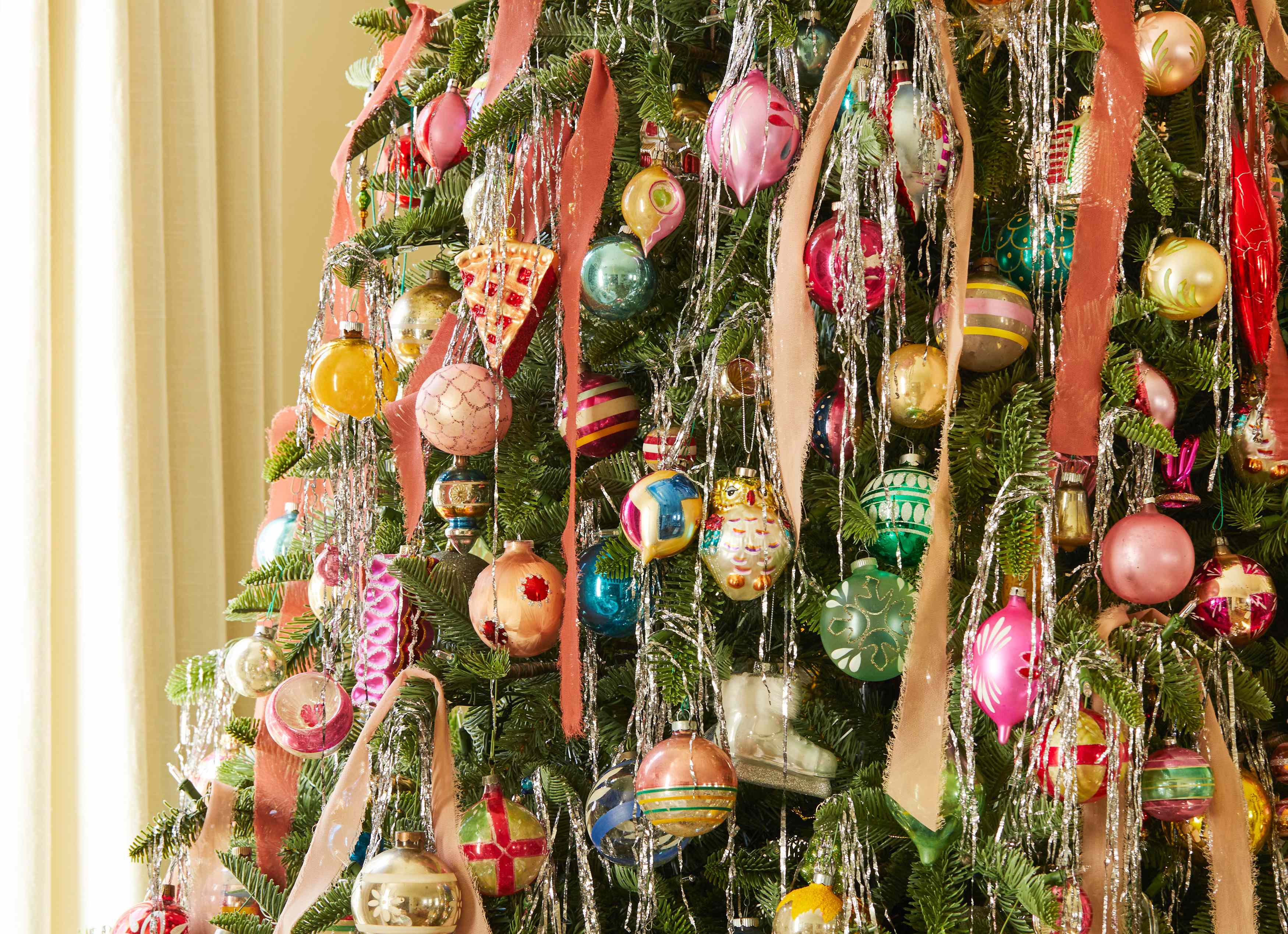 How to put tinsel on your Christmas tree without creating a tangled mess