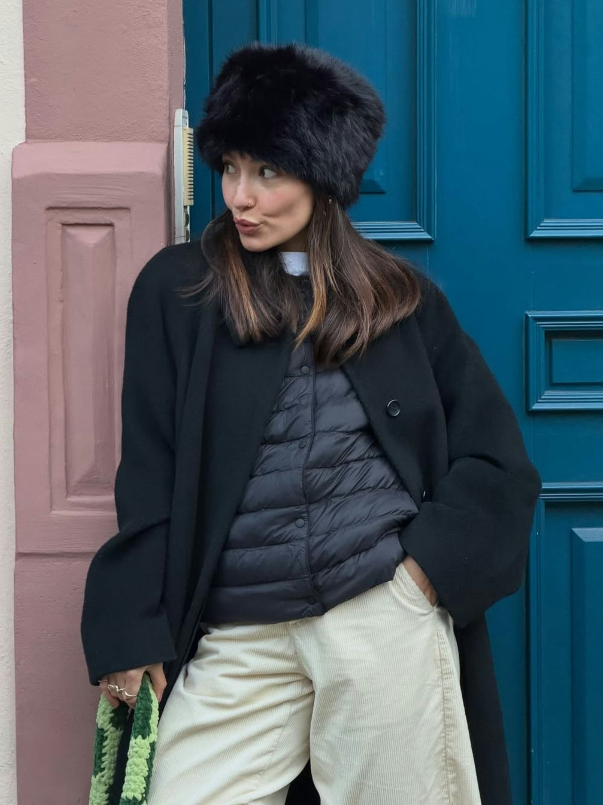 This is the secret cool girl styling hack to keep warm this winter (and ...