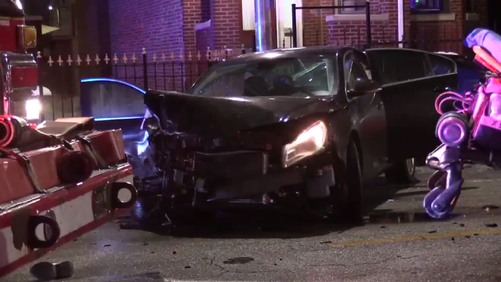 1 woman killed, 1 hospitalized in car crash in Chicago's Avondale ...